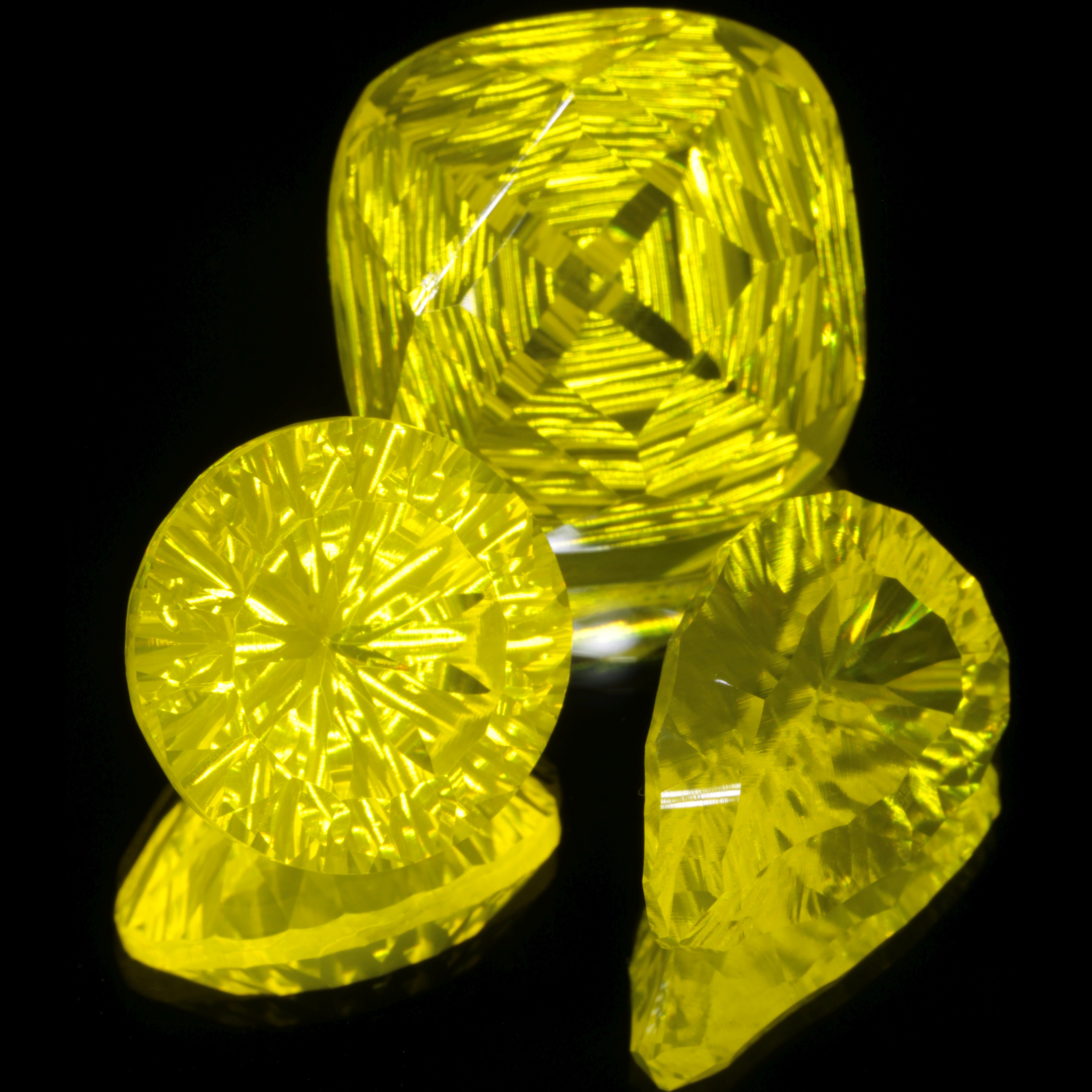 Fantasy Cut GAGG Lumogarnets – Gems Of Science