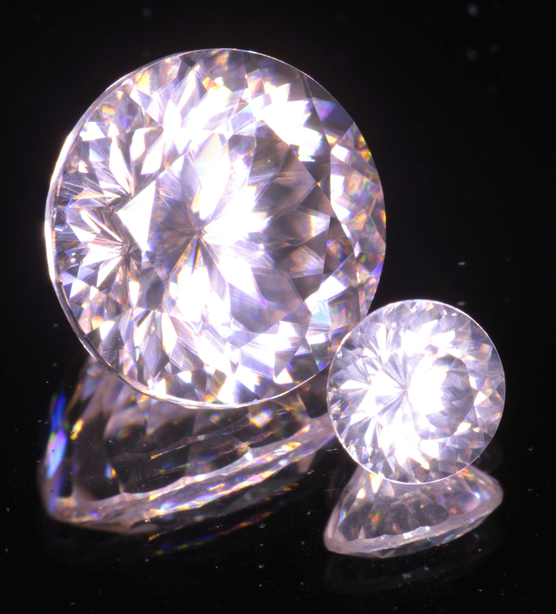 Color Change Er Lithium Niobate Laser Crystal with Green Fluorescence ...