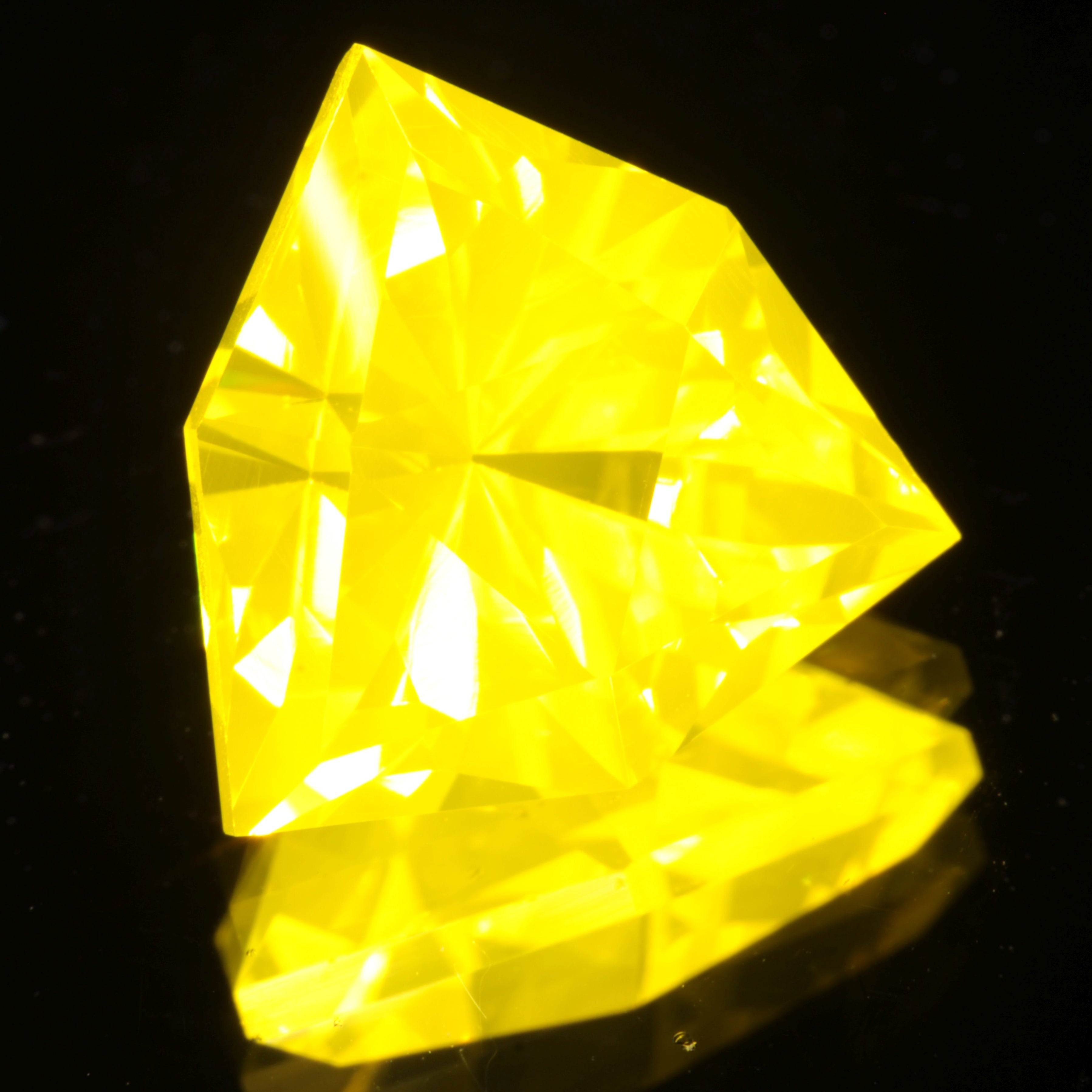 Super Cerium YAG 'Triforce' Cut Hyperfluorescent Lab Garnet – Gems Of ...